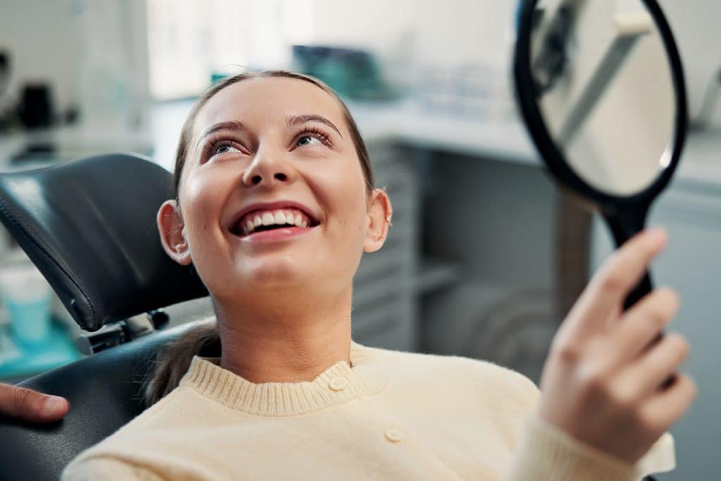 Signs You Need Immediate Endodontic Care for a Dental Abscess - Modern ...
